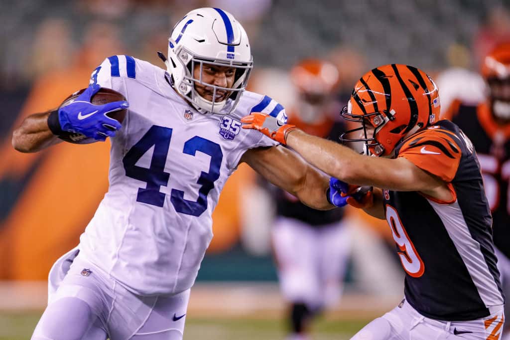 Colts Re-Sign Tight End Ross Travis - 93.5 / 107.5 The Fan