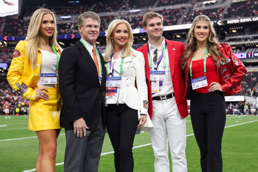 Ranking The NFL's Richest Owners From Top To Bottom