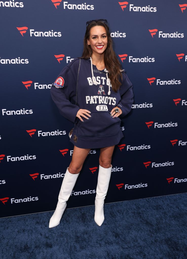 40 Photos of Bill Belichick's 24 year-old Girlfriend, Jordon Mason